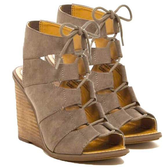 Melrose and Market | Shoes | Melrose And Market Calista Stone Faux Lace ...